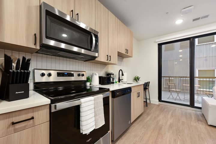 Gym+hulu With Parking Near Upmc|shopping|pitt Uni - Pittsburgh