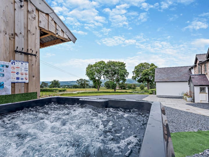 5 Bed In Llandyrnog (86009) - モールド
