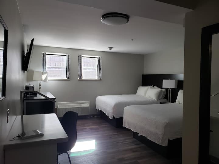2 Queen Beds With Bath Tub - Jim Thorpe, PA