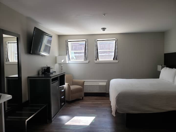 King Standard Room W/ Bath Tub - Jim Thorpe, PA