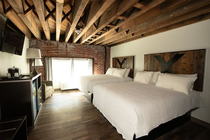2 Queen Standard Rustic - Jim Thorpe, PA