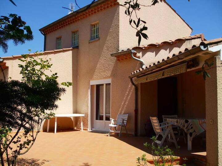 Maison Charmante à Cruas + Piscine Partagée - Montélimar