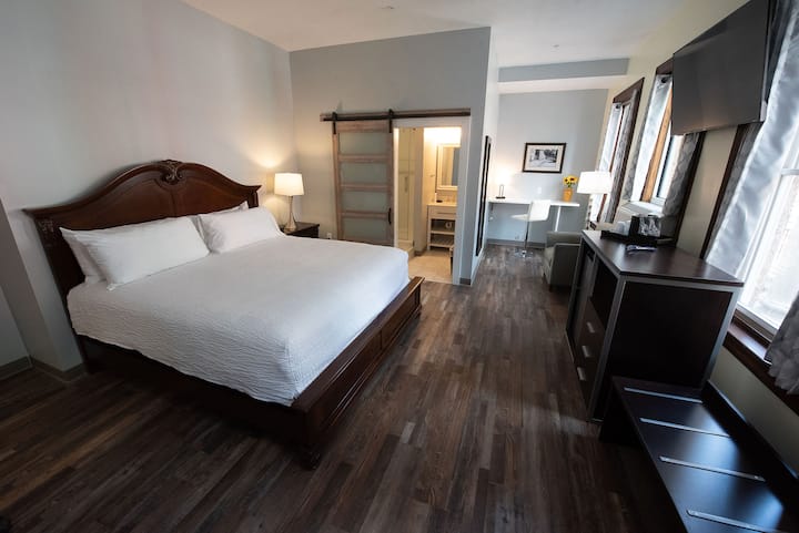 King Suite Balcony - Jim Thorpe, PA