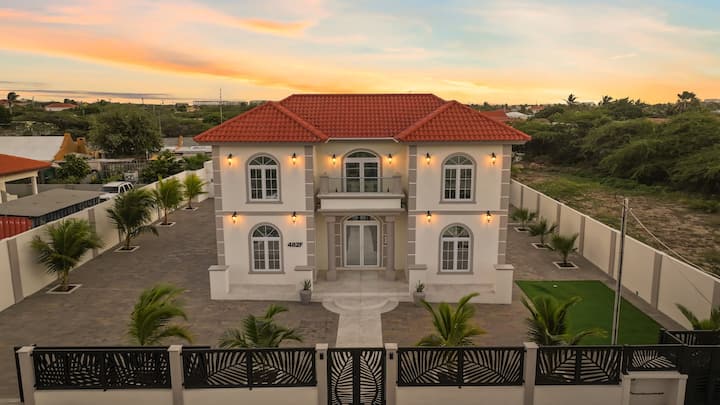 10min Walk To Beach+lake View In Palm Beach. New! - Aruba