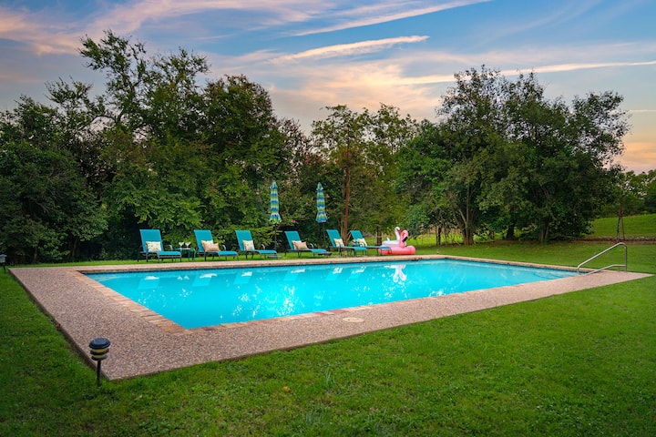 Walk To Main St, Hot Tub, Pool! - Fredericksburg, TX