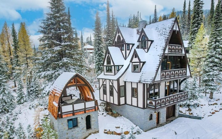 Spring Ski-in/ski-out Chalet + Hot Tub Schweitzer - Sandpoint, ID