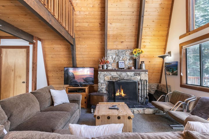 Short Drive To The Beach, Hot Tub - All Decked Out - Carnelian Bay, CA