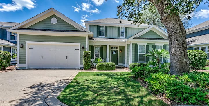 Getaway In A Luxurious 3 Bdrm Home Near The Beach - North Myrtle Beach, SC