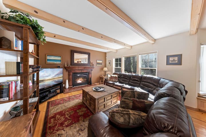 Fox Crossing By Tahoe Getaways - Tahoe Donner Hoa - Truckee, CA