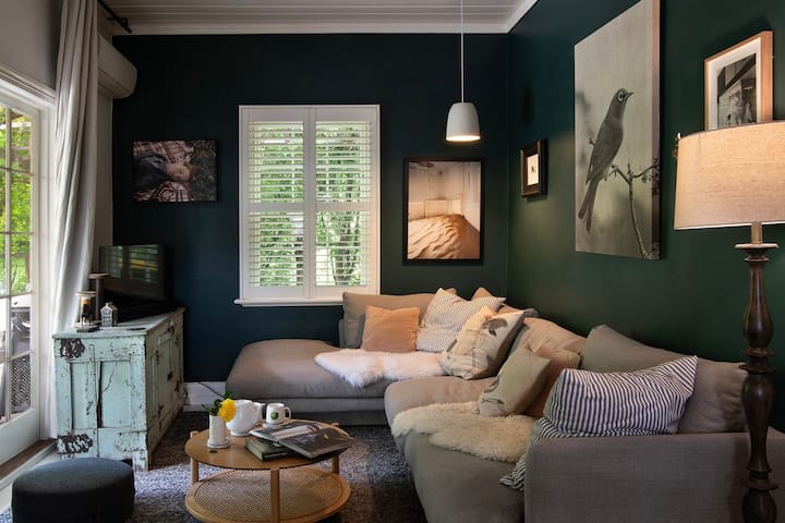 Gold Finch - Stunningly Designed, Dog-friendly - Hepburn Springs