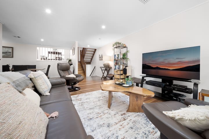 Gorgeous 2-bed Townhouse With Patio, Bbq & Parking - Queanbeyan