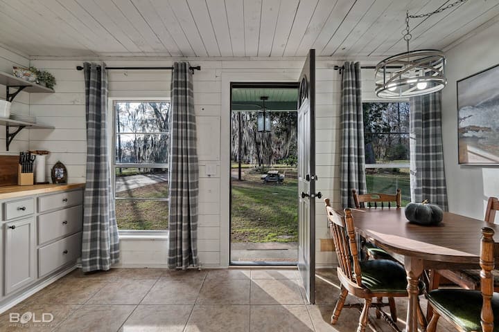 Lakeside Landing- Waterfront  W/canoe & Kayaks - Caddo Lake State Park, Karnack