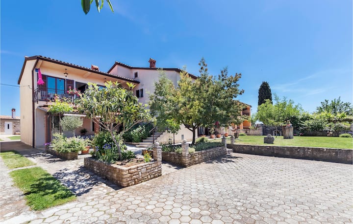 Amazing Apartment In Gajana With Wifi - Peroj