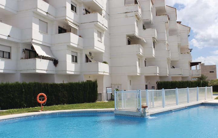 2 Bedroom Lovely Apartment In Estepona - Estepona