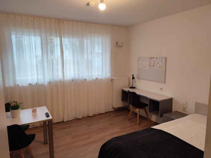 Single Apartment W. Kitchen & Bath, From 2 Weeks - Berlin