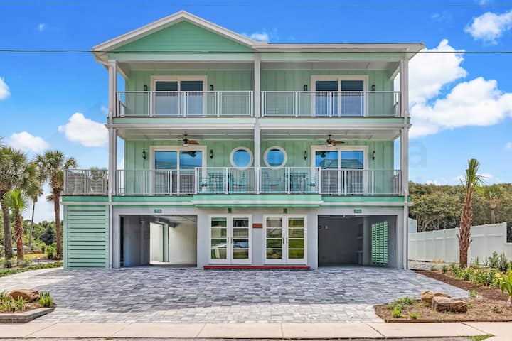 Dog Friendly! Sleeps 21 - Fernandina Beach, FL