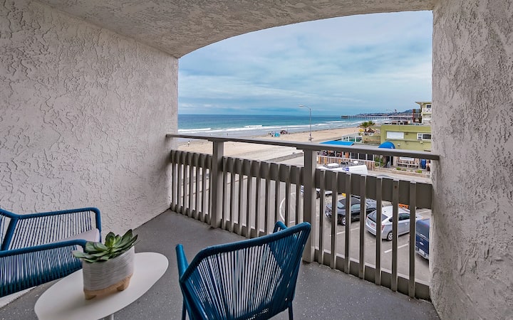 Steps From The Sand! 3 Relaxing Units W/ Balcony! - San Diego, CA