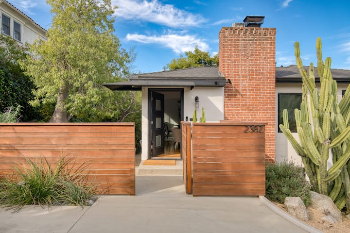 Silver Screen By Avantstay | Luxe Backyard Escape - Arts District - Los Angeles
