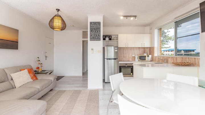 Crystal Waters 6 - 2 Bedroom, Town Central - Forster