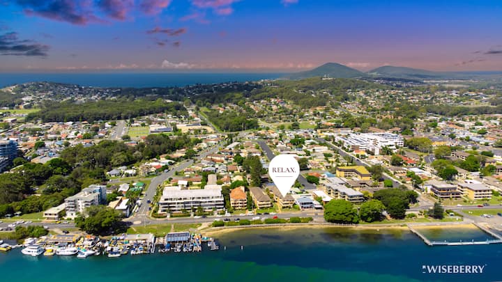 Riverview 1 - Modern. Coastal. Location - Tuncurry