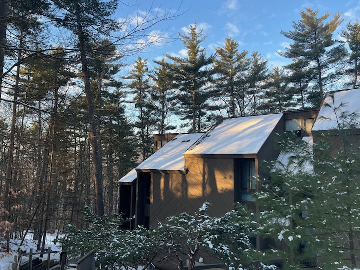 North Conway Townhouse Near White Mountains - North Conway, NH