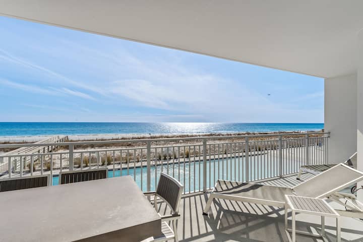 Blu 205 ~ Stunning Oceanfront Views ~ Beach Svc - Mary Esther, FL