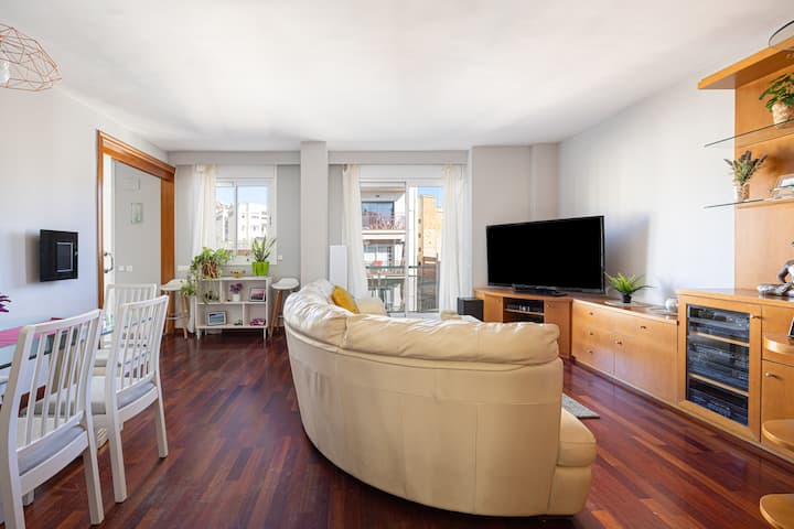 Bright Attic & Amazing Terrace - Sant Joan Despí