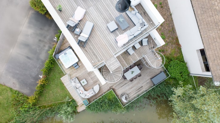 Reflections - Hm77 - Hot Tub - Lakeside Spa - Somerford Keynes