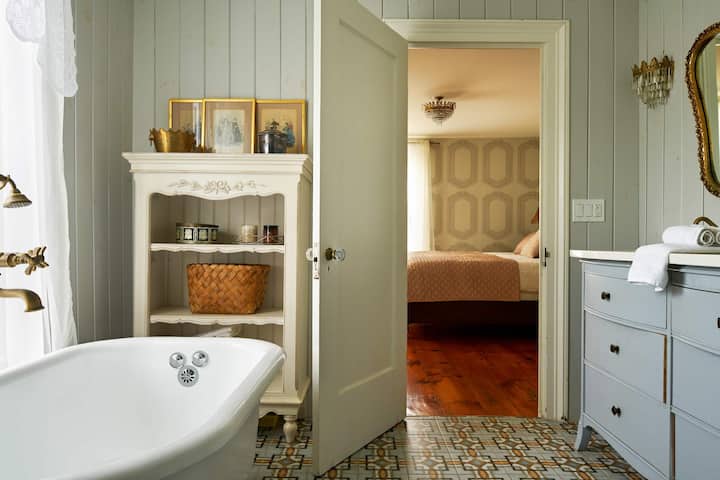 Little Louis - A Princely Take On A County Getaway - Prince Edward