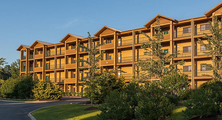 Mountain Loft Resort - Gatlinburg |2br Suite - Gatlinburg, TN