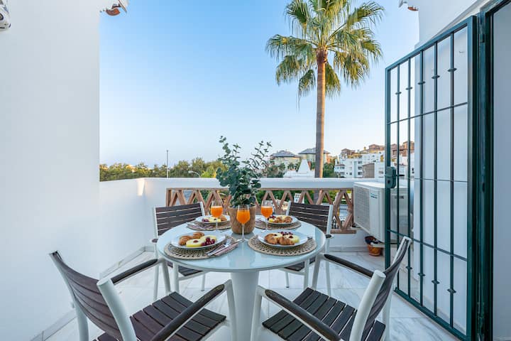 Apartment In Pueblo Del Parque With Views - Benalmádena