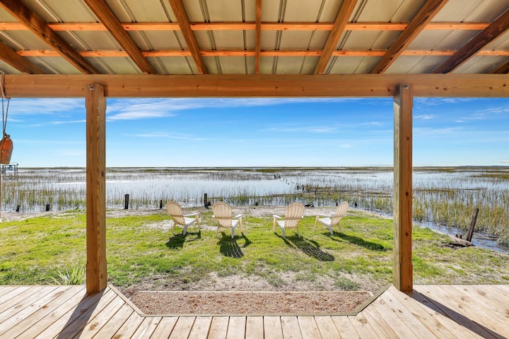 Modern Waterfront Cottage By Lucky Savannah - Wilmington Island, GA