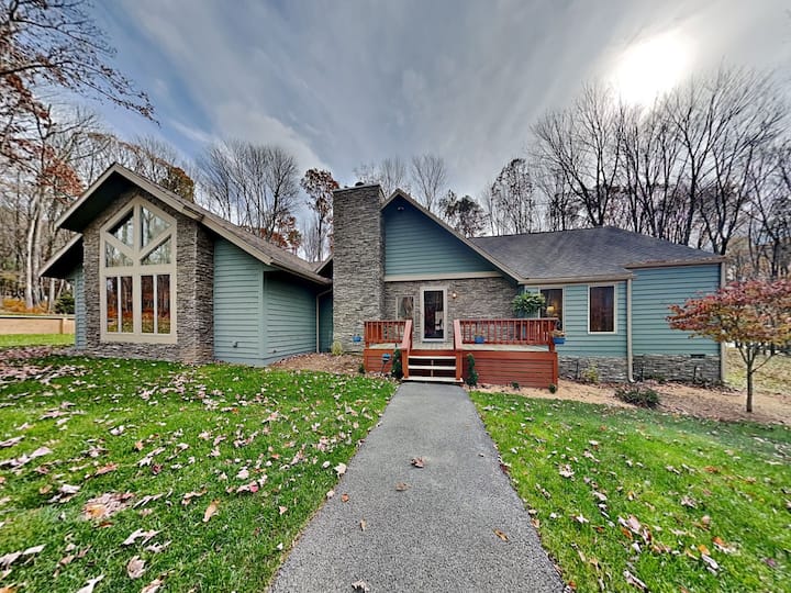 To The Point | Hot Tub & Lake Access! - Deep Creek Lake, MD