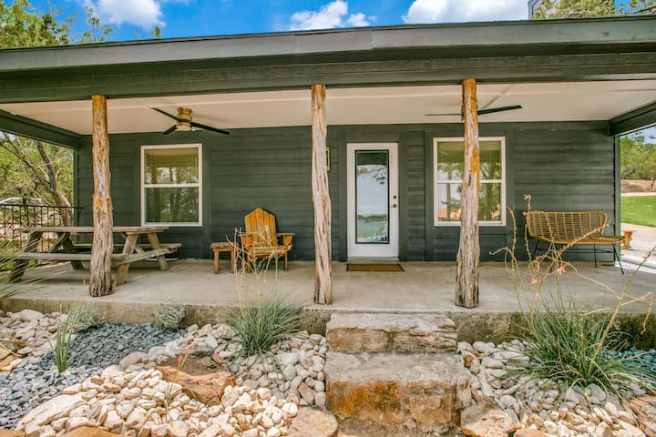 The Retreat Cabin 2 @ Possum Kingdom Lake! - Possum Kingdom Lake, TX