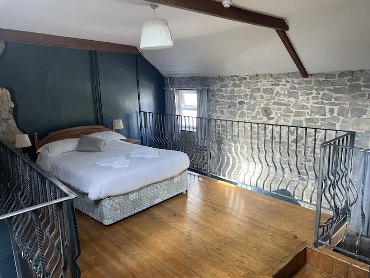 Family Room On Two Levels With Spiral Staircase - Cowbridge