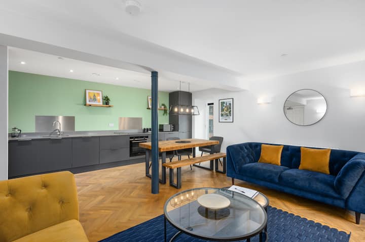 314 Reid's Corner - By Staydunfermline - Dunfermline