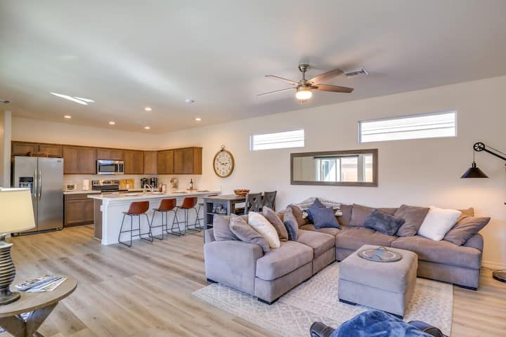 Bullhead City Home: Central A/c + Pool Access - Bullhead City, AZ