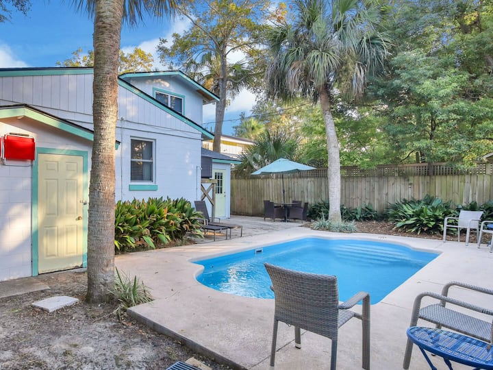 Beach Cottage, Private Pool - Tybee Island, GA