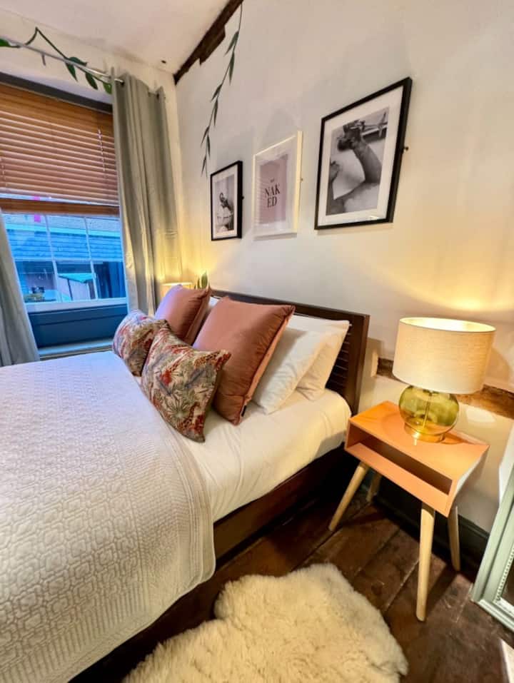 Hotel Room Shared Bathroom @ Riize Boutique - Worcester
