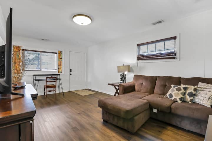 The Southern Orchards Cottage - 2 Br - 콜럼버스