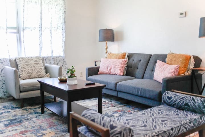 Sojourn | Ocean Hideaway | 2 Bedroom - Norfolk, VA