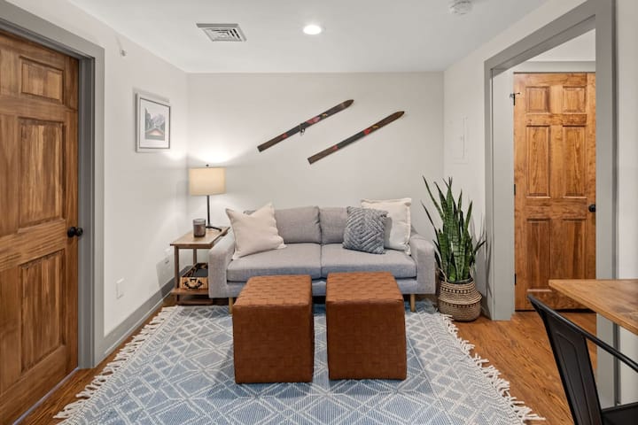 Upscale Vermont Condo Off Of Mountain Rd - Stowe, VT