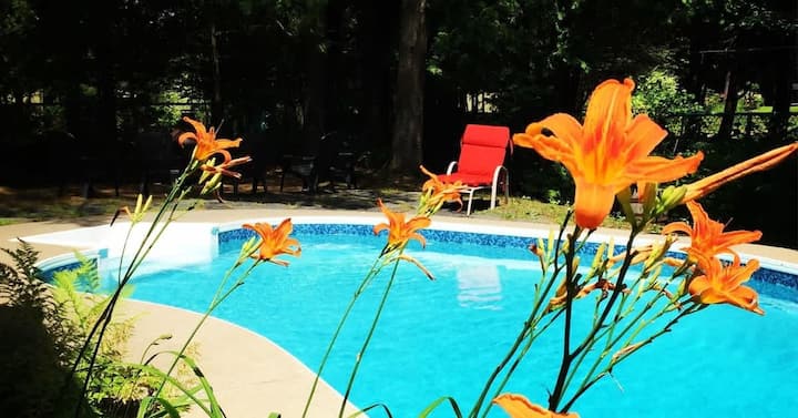 Près Du Mont Orford - Piscine - Spa - Le Paruline - Orford