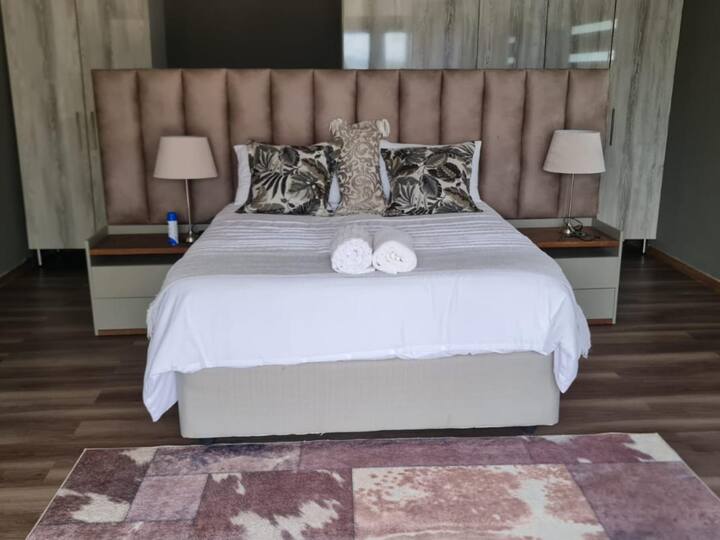 The Luxury Pool House - Malamulele