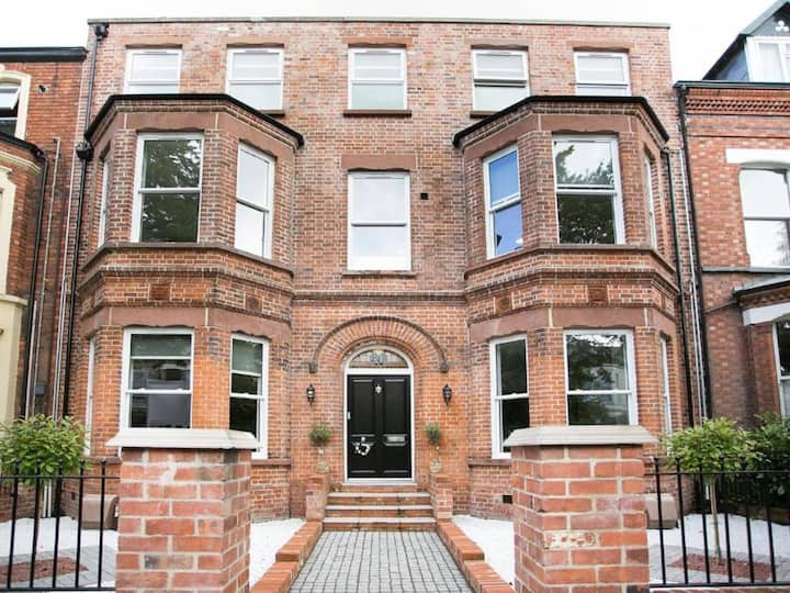 Spacious 2-bed Queens By Citygo - Belfast