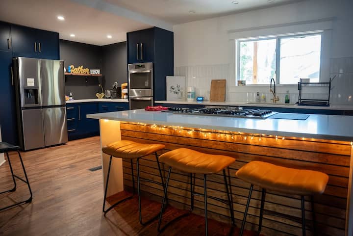 Big Home By Mercedes-benz Stadium + Large Kitchen - Atlanta, GA