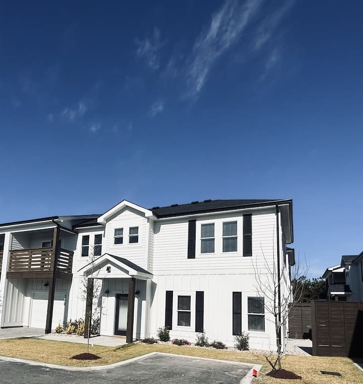 Chill In! Central To Everything! Steps To Beach! - Corolla, NC