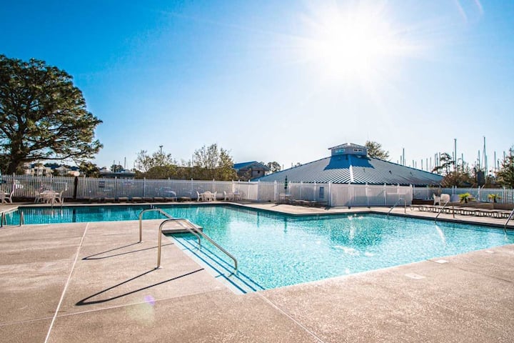 2br Townhouse W/ Whirlpool In New Bern - New Bern, NC