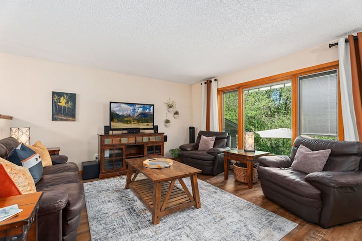 Family-friendly Home Near Trails & Csu! Great Yard - Fort Collins, CO