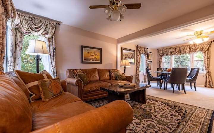 Bella's On Beck- Classic Home Near Downtown - Cody, WY